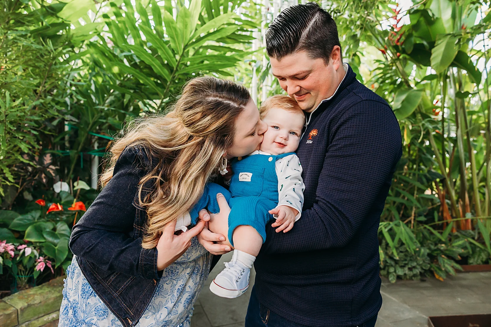 7 Easy Ways To Make Family Photos Less Stressful | Charis Elisabeth ...