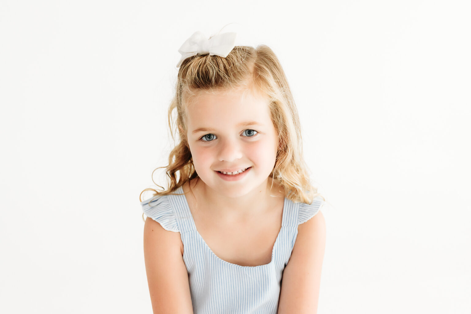 Ren Studio Family Photo Session | Charis Elisabeth Photography